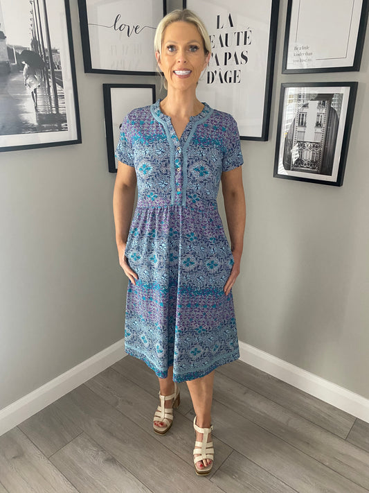Dresses/Skirts – Dresser 46